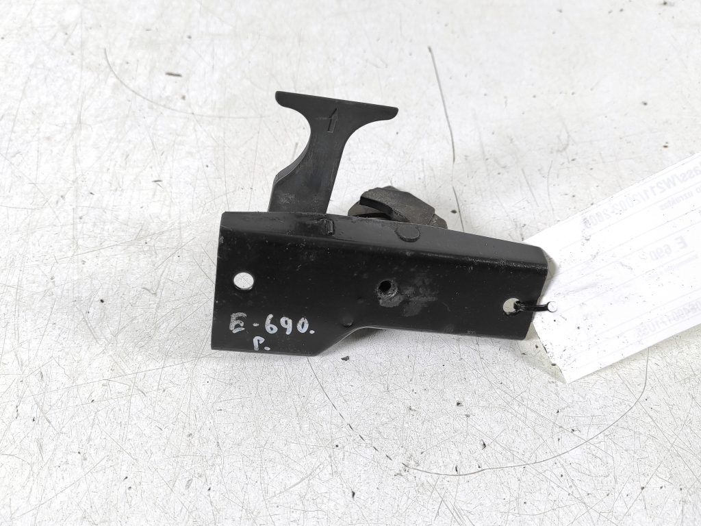 Used Mercedes Benz E-Class Engine cover lock A2118800264