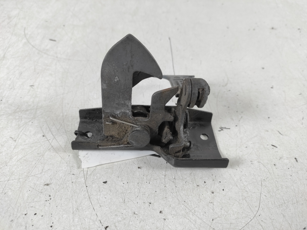 Used Mercedes Benz E-Class Engine cover lock A2118800264