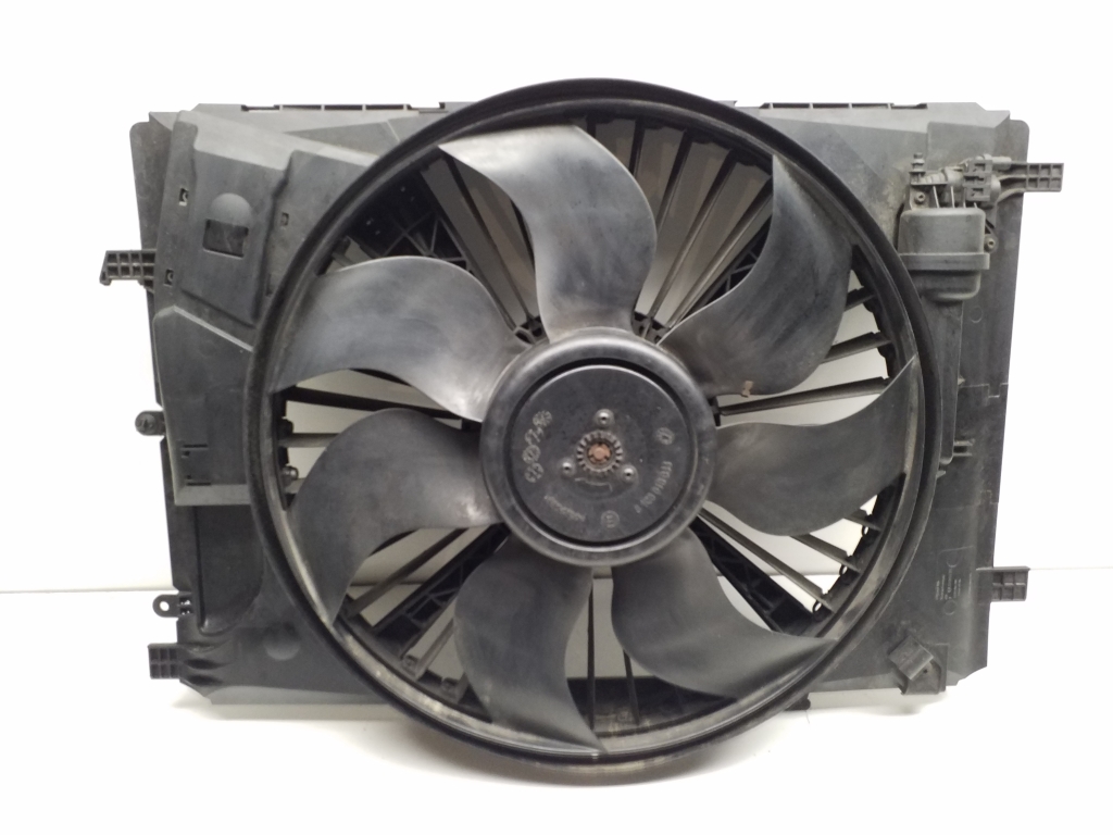 Used Mercedes Benz E-Class Cooling fan and its parts A2045000393