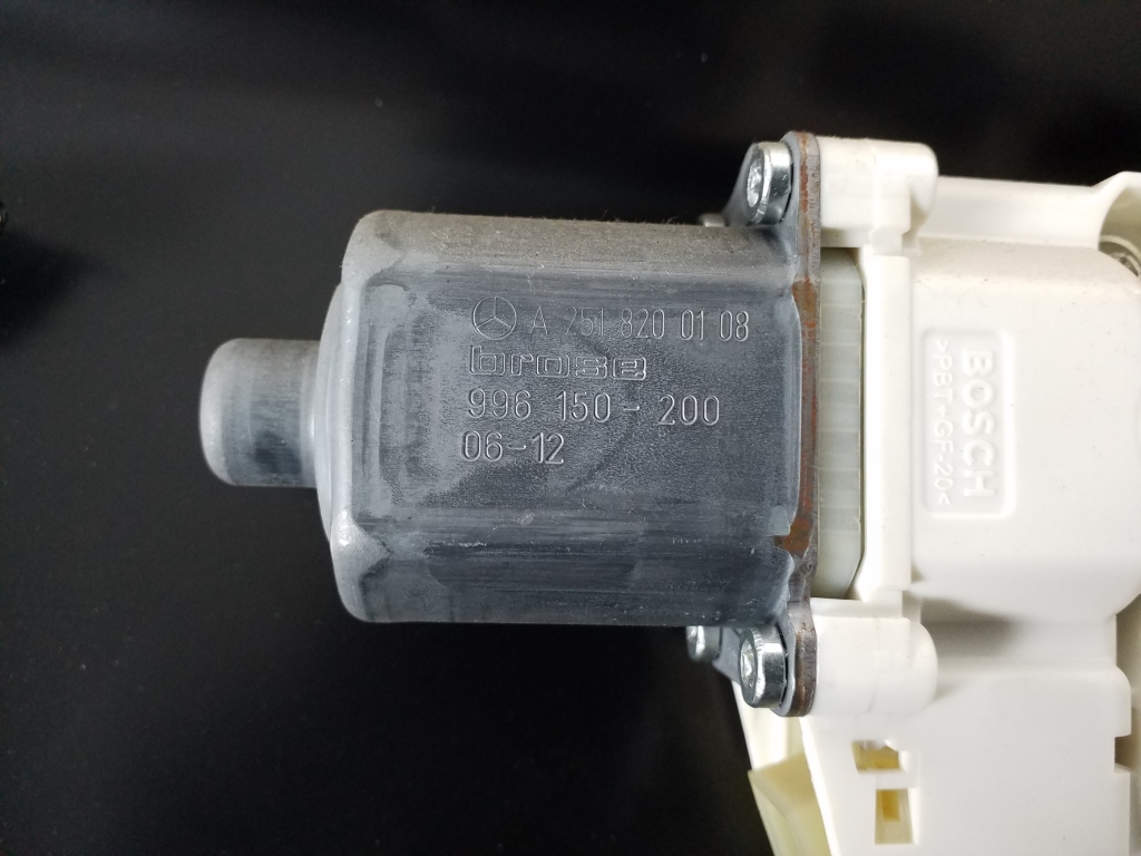 Naudotas Mercedes Benz ML-Class Galinių šoninių durų stiklo pakėlikas ...