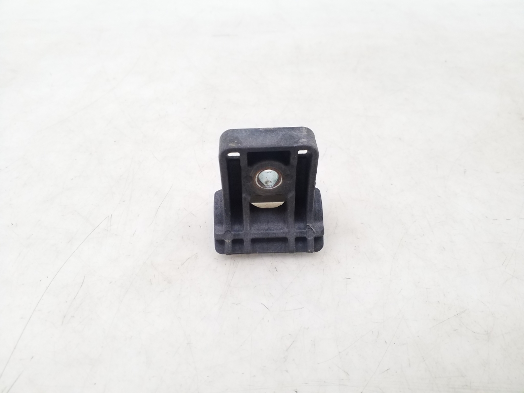 Naudotas Opel Astra Aušinimo radiatoriaus laikiklis 13250318