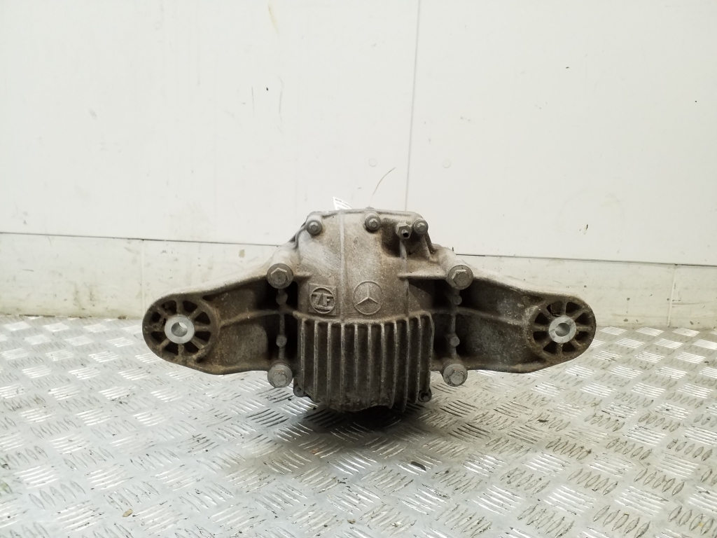 Used Mercedes Benz ML-Class Rear reducer A1643500414