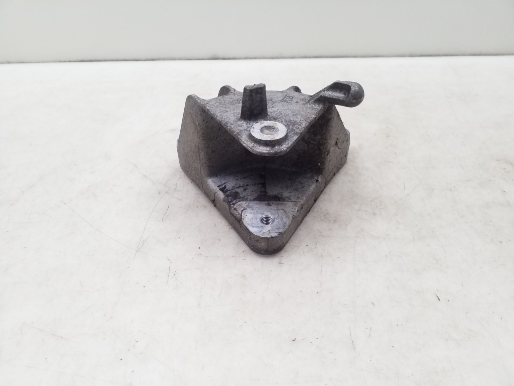 Used Opel Astra Gearbox holder 13248664