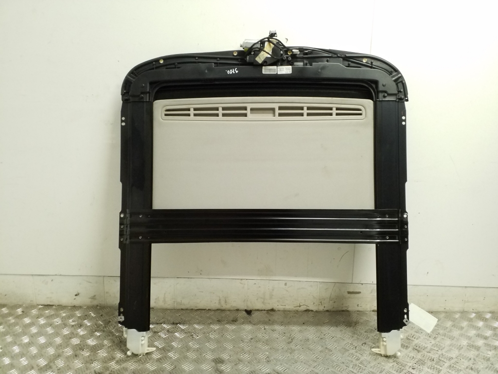 Used Mercedes Benz ML-Class Sunroof and its details