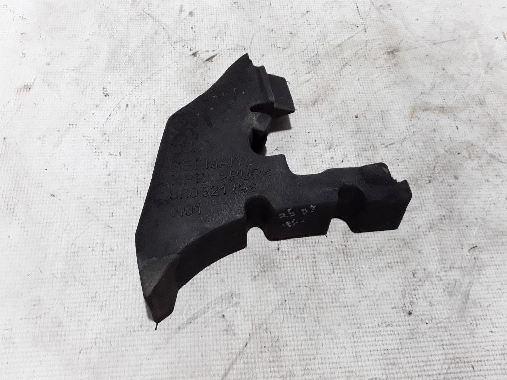 Used AUDI Q5 Other part of the front wing 8R0821198