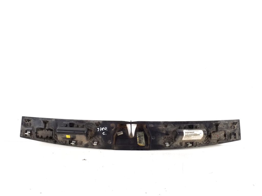 Naudotas Mercedes Benz ML-Class Bagažinės dangčio išmušimo kita detalė ...