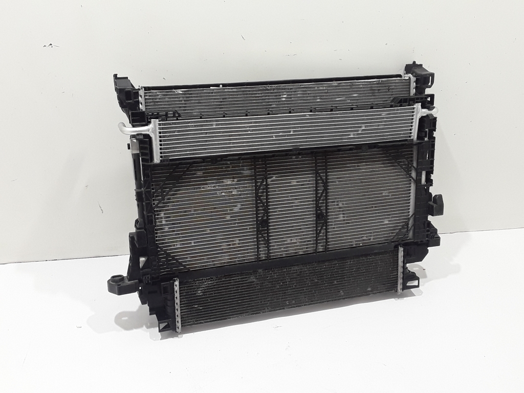 Used RENAULT Trafic Radiator set and its details