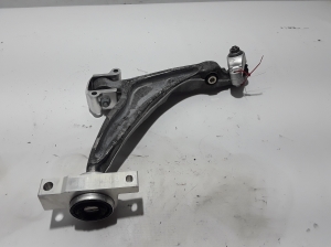 Naudotas VOLVO XC60 Priekinė svirtis 31360651