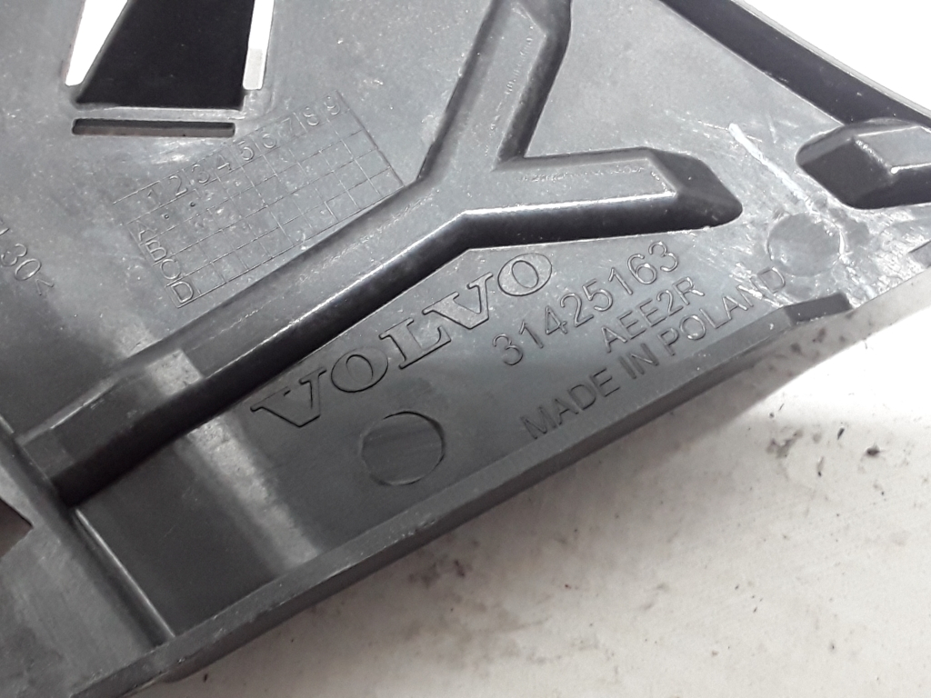 Used VOLVO XC60 Front bumper bracket 31425163
