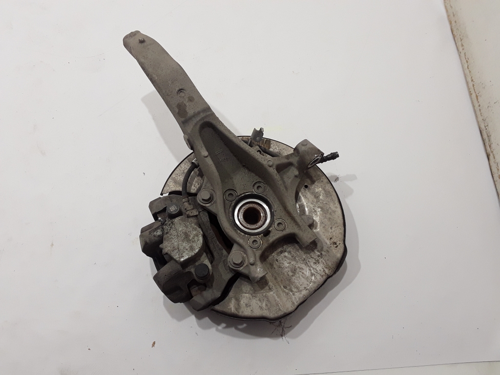 Naudotas VOLVO XC90 Stebulė priekinė 32298140