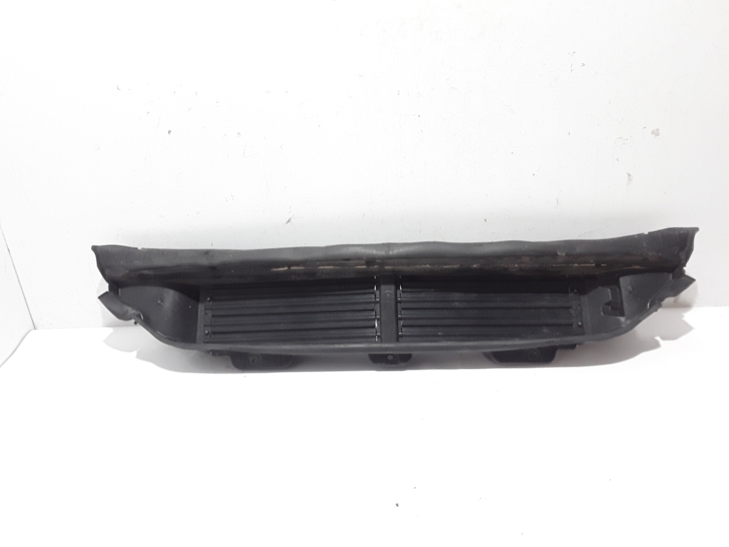 Used VOLVO XC90 Air deflector for intercooler radiator 31353797