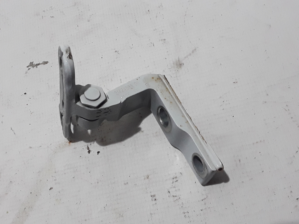 Naudotas VOLVO XC90 Priekinių durų viršutinis vyris 31424586