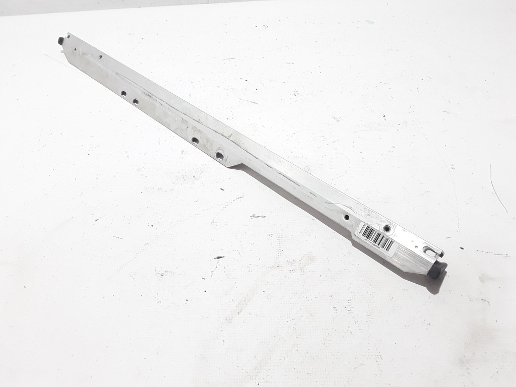 Used VOLVO XC90 Another detail of the front bumper beam 31448888