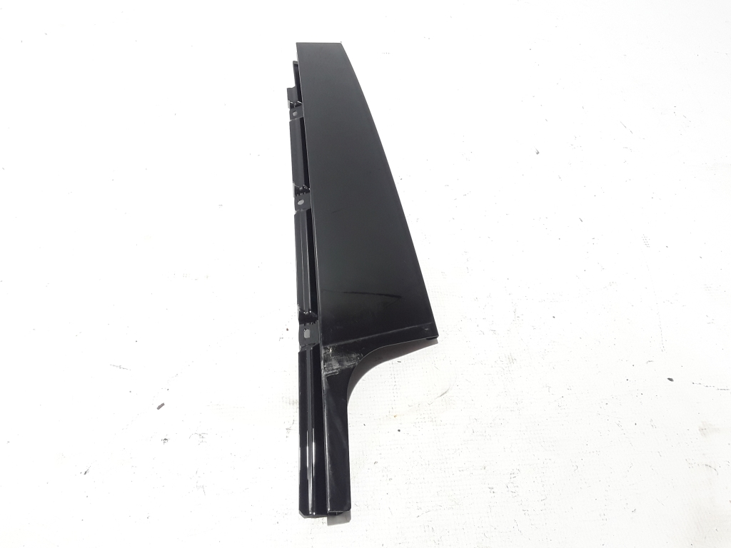 Used VOLVO XC90 Front door strip to the glass exterior 31688691