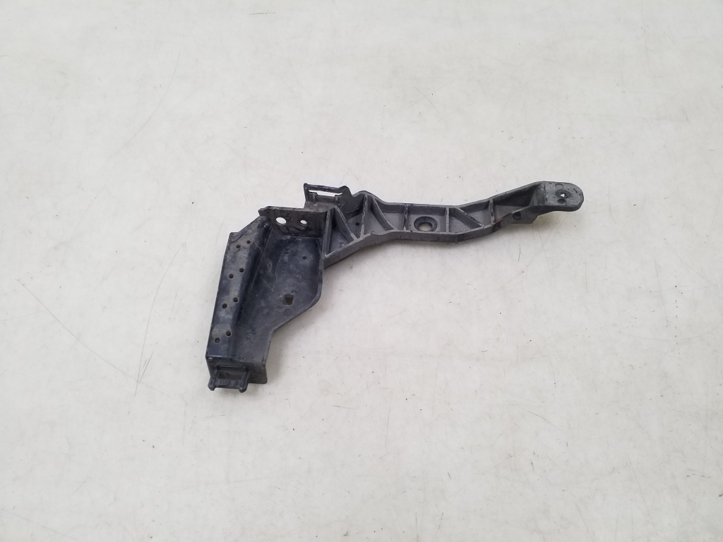 Used Mercedes Benz E-Class Rear bumper bracket A2138850114