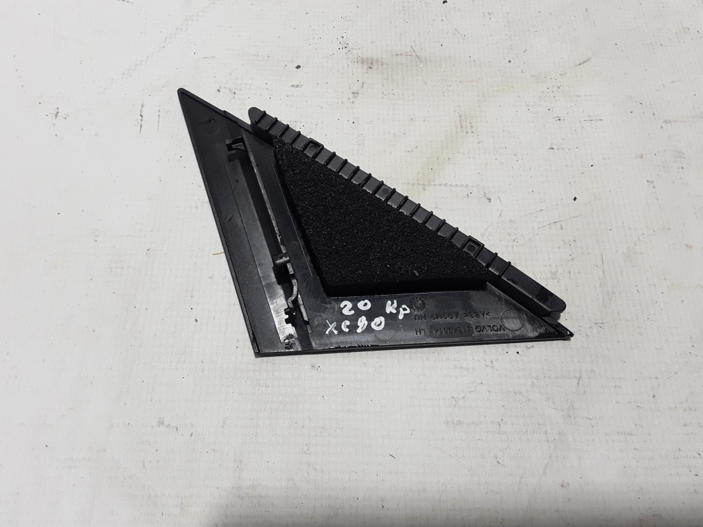 Naudotas VOLVO XC90 Apdaila prie veidrodėlio trikampis 31349814