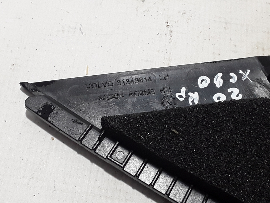 Used VOLVO XC90 Trim to the mirror triangle 31349814
