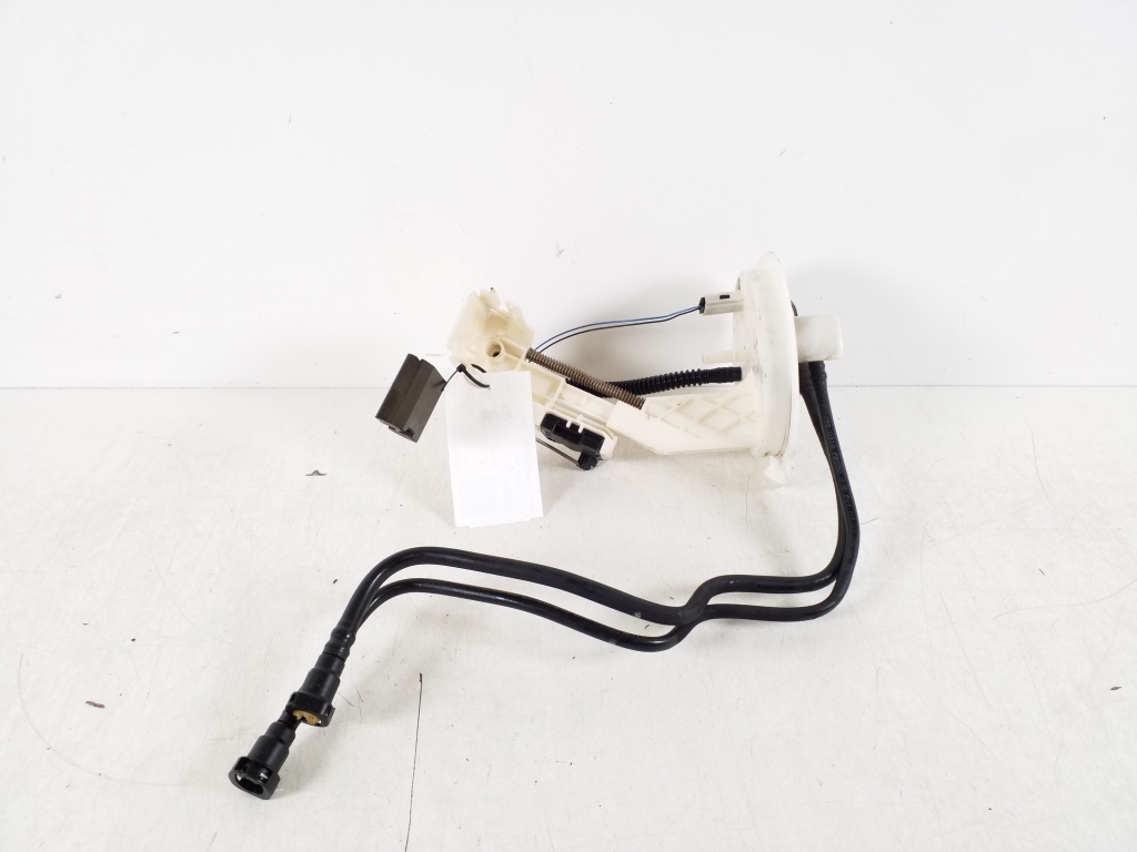 Used Mercedes Benz GLK-Class Fuel level gauge in the tank A2044700694