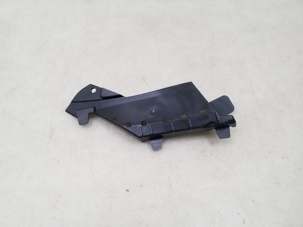 Used Mercedes Benz C-Class Other part of the front bumper A2058855702