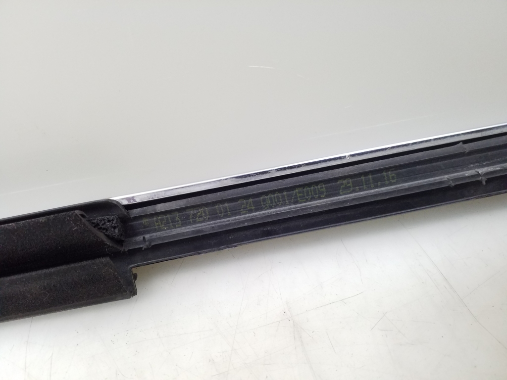 Used Mercedes Benz E-Class Front door strip to the glass exterior ...