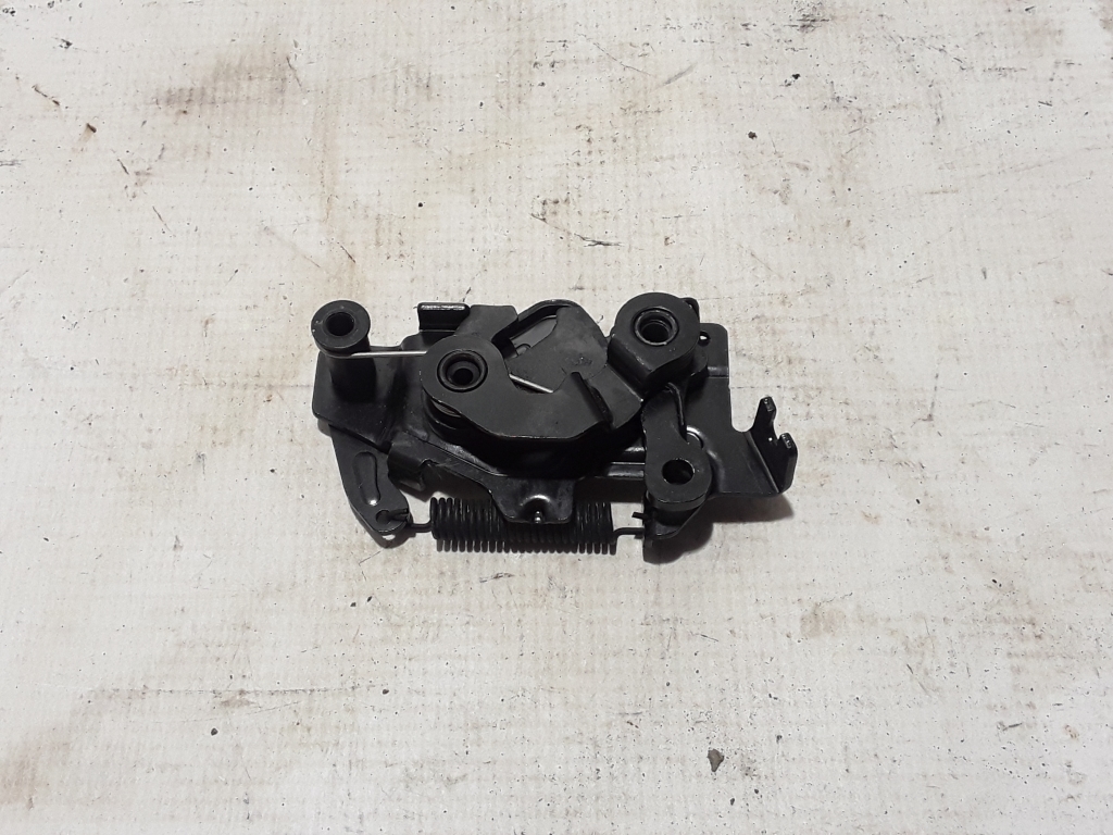 Naudotas VOLVO XC40 Variklio gaubto užraktas 32277430