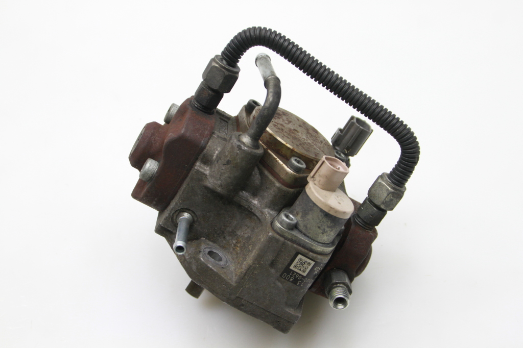 Used Mazda 6 Fuel pump R2AA13800