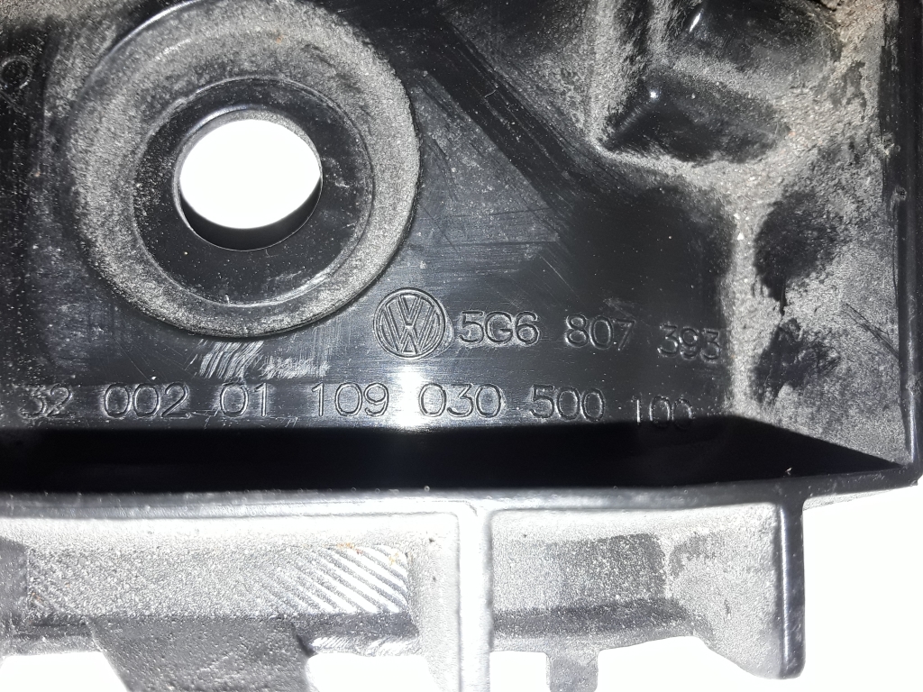 Used Volkswagen Golf Rear bumper bracket 5G6807393