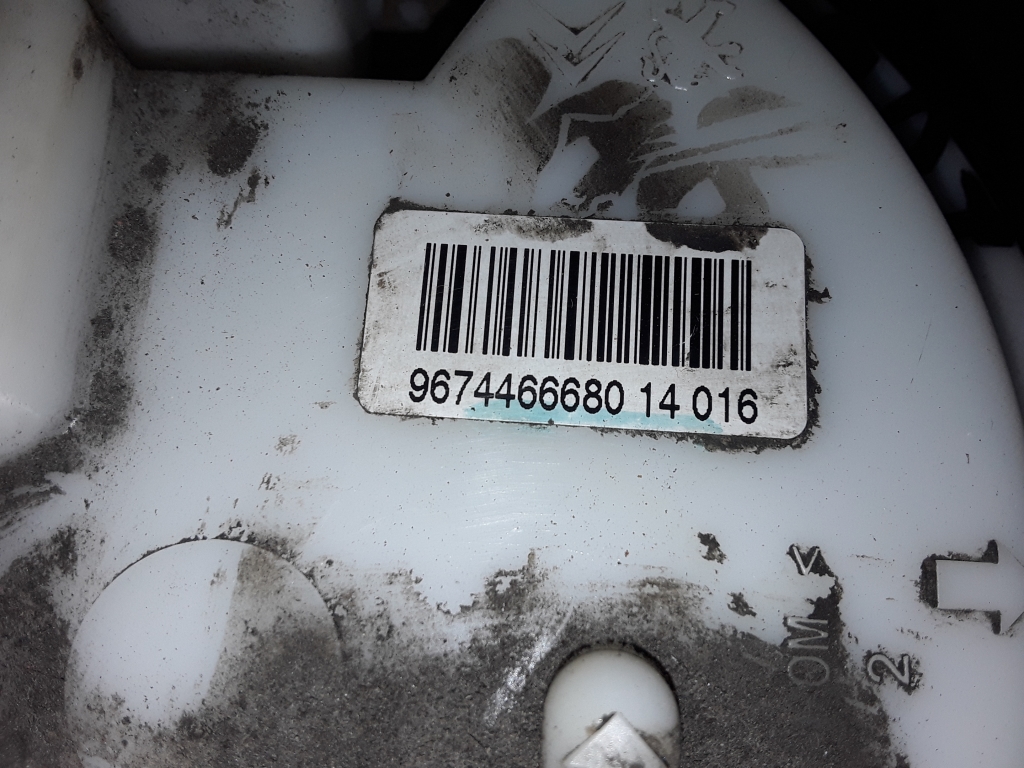 Used Peugeot 208 Fuel pump in the tank 9674466680