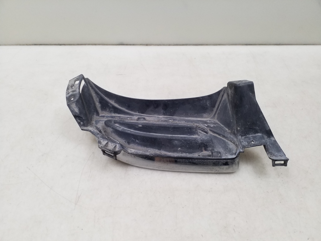 Used Mercedes Benz E-Class Rear bumper grille A2138853100