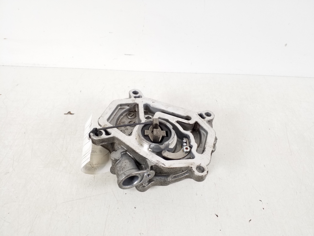 Used Mercedes Benz C-Class Vacuum pump A2701800901