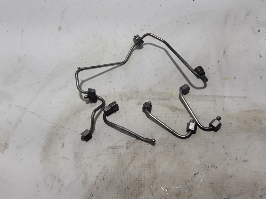 Used Land Rover Discovery Sport Fuel injector tubes LR073702