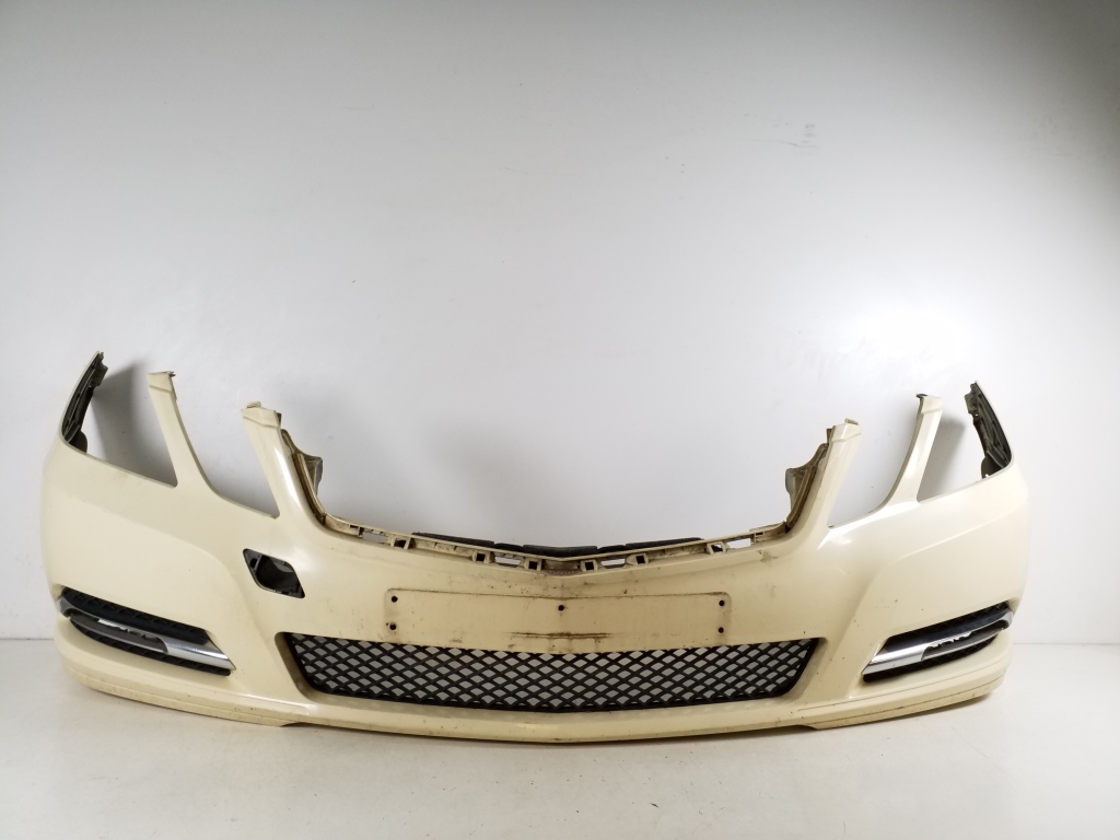 Used Mercedes Benz E-Class Front bumper and its parts (set)