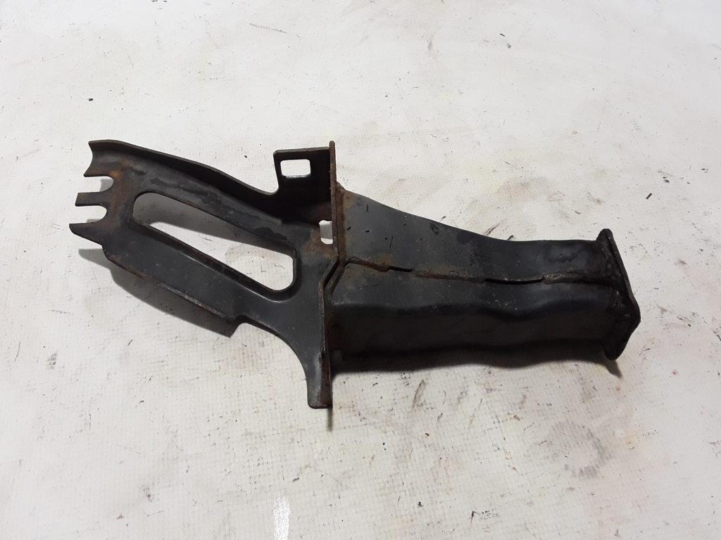 Used VOLVO XC60 Another detail of the front bumper beam 31329436