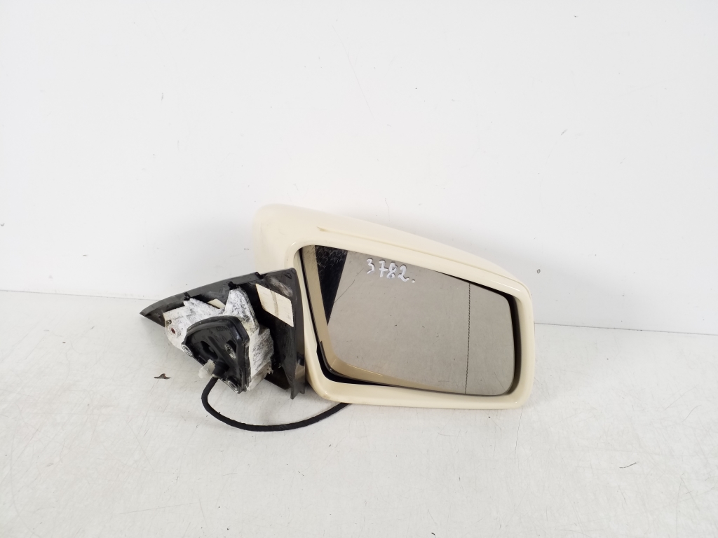 Used Mercedes Benz E-Class Side mirror and its details