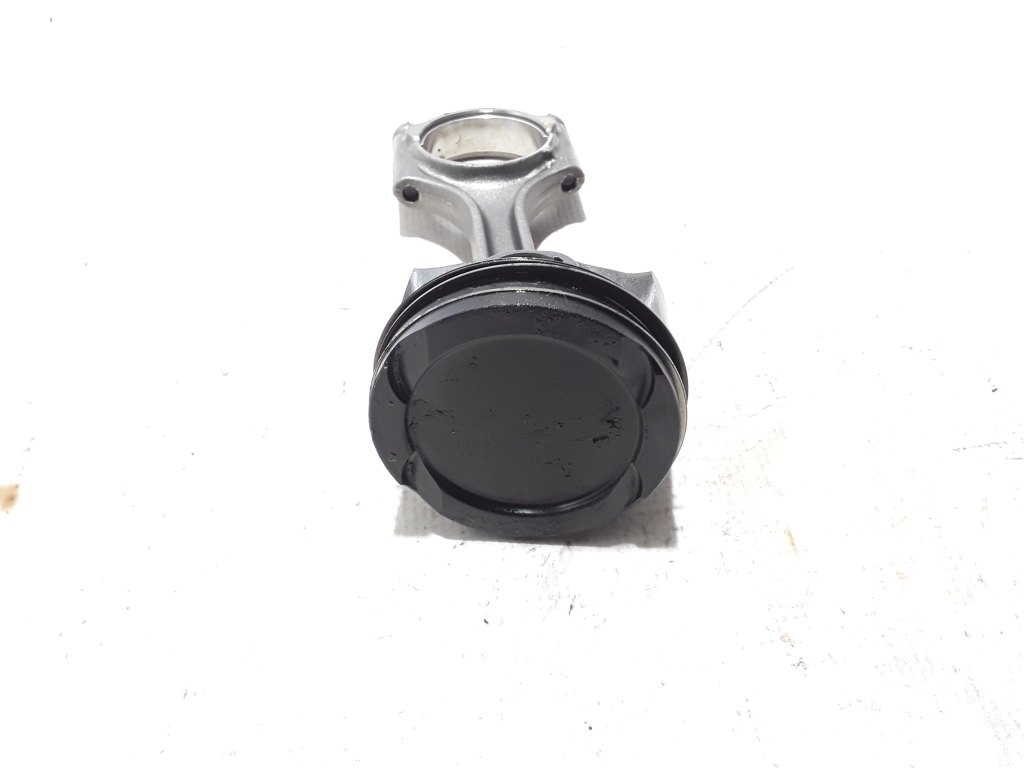 Used VOLVO XC60 Piston and its parts 32213693