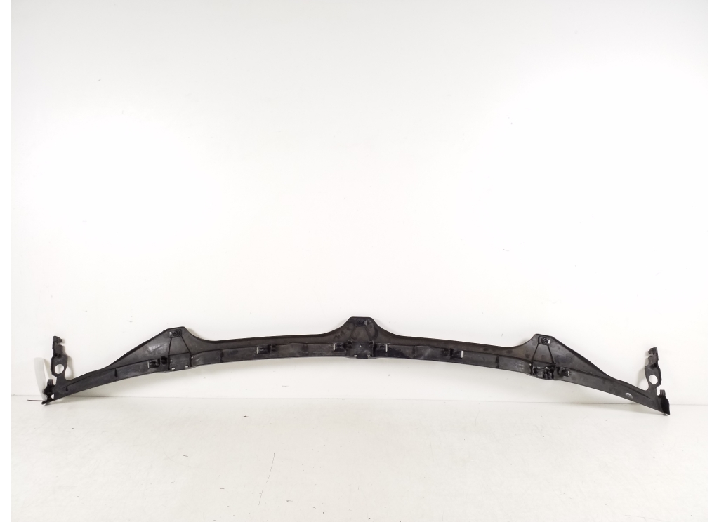 Used Mercedes Benz C-Class products.Priekinio stiklo valytuvo apdailos ...