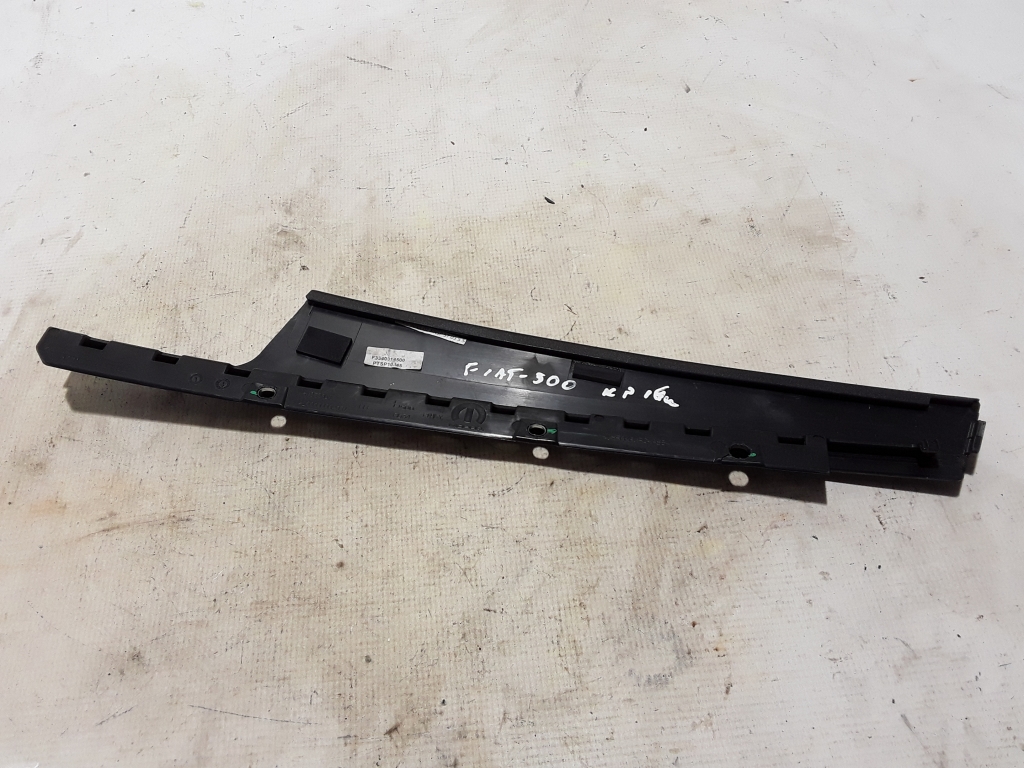 Used FIAT 500X Front door strip to the glass exterior 51939968