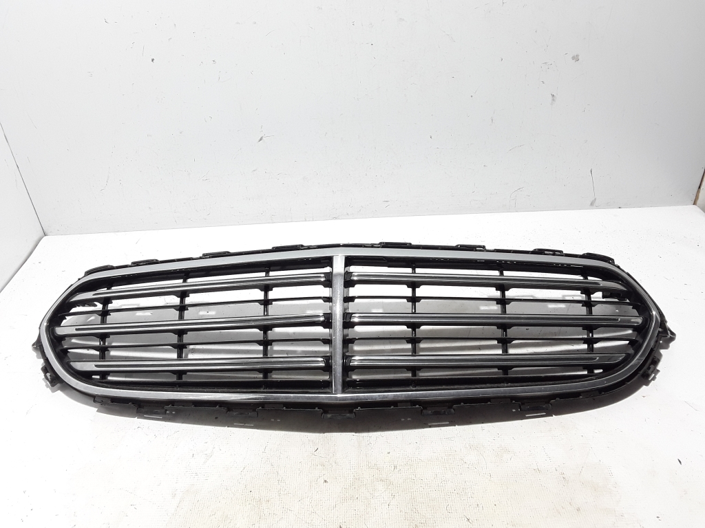 Used Mercedes Benz E-Class Front grille A2138809703