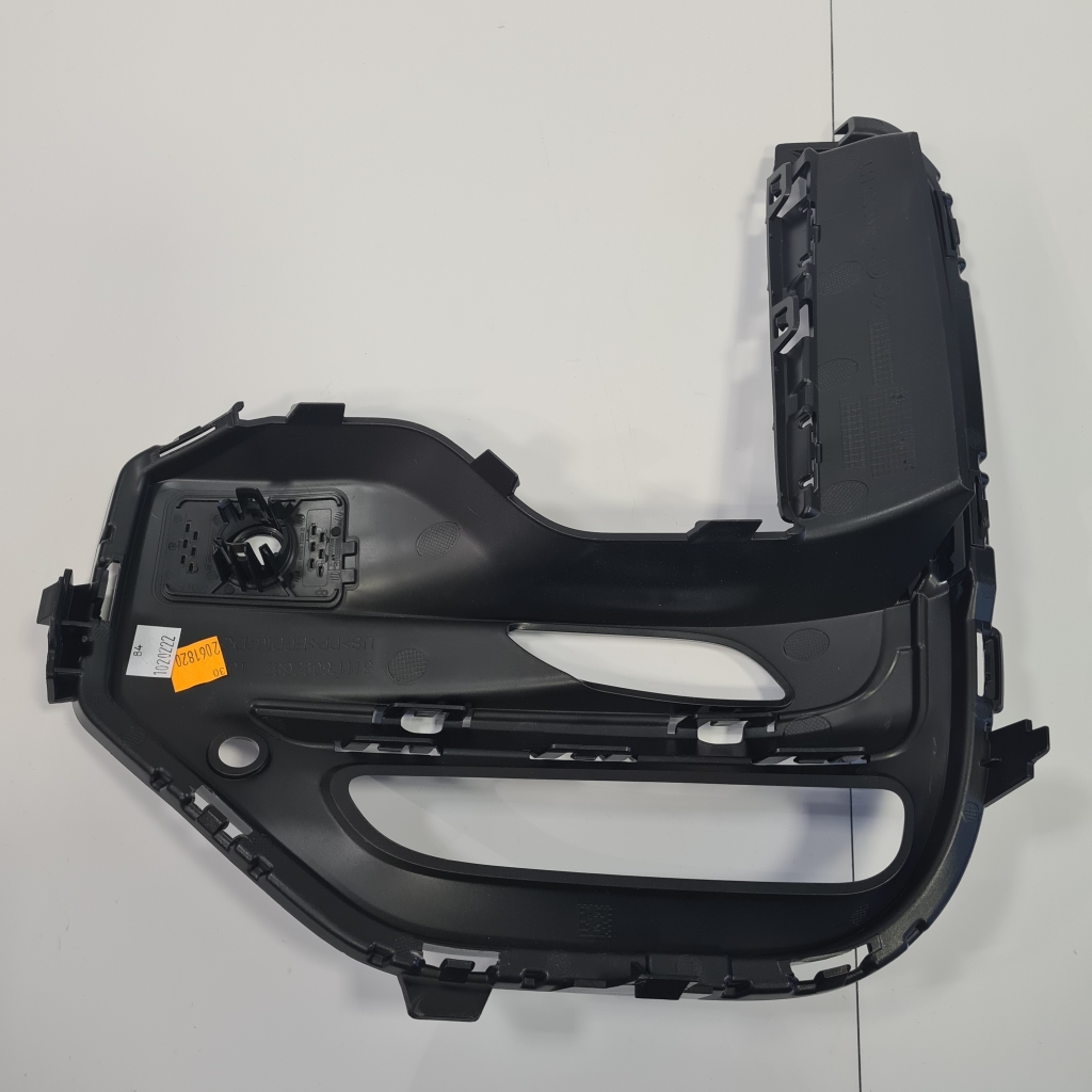 Used BMW X3 Other part of the front bumper 51118092687