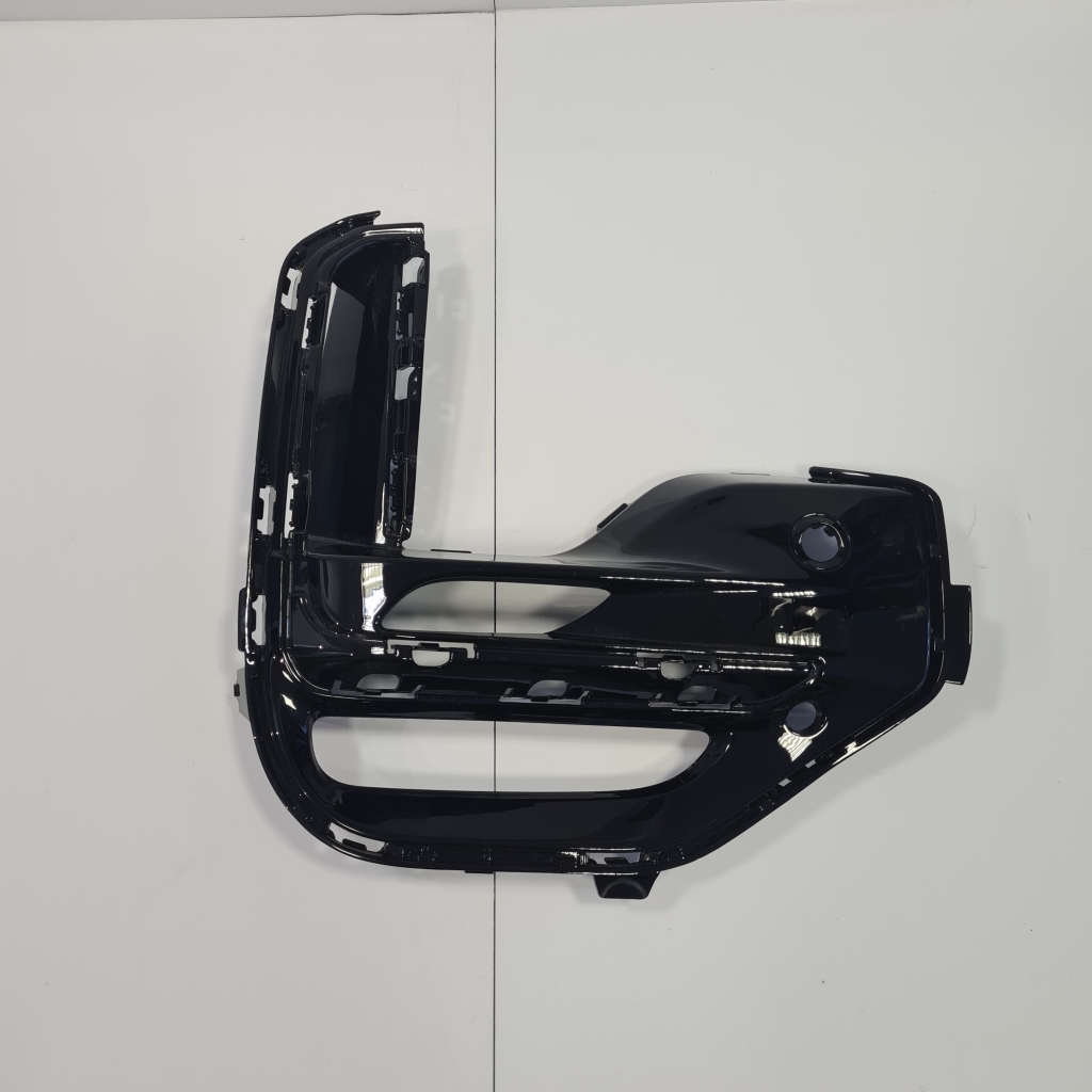 Used BMW X3 Other part of the front bumper 51118092687