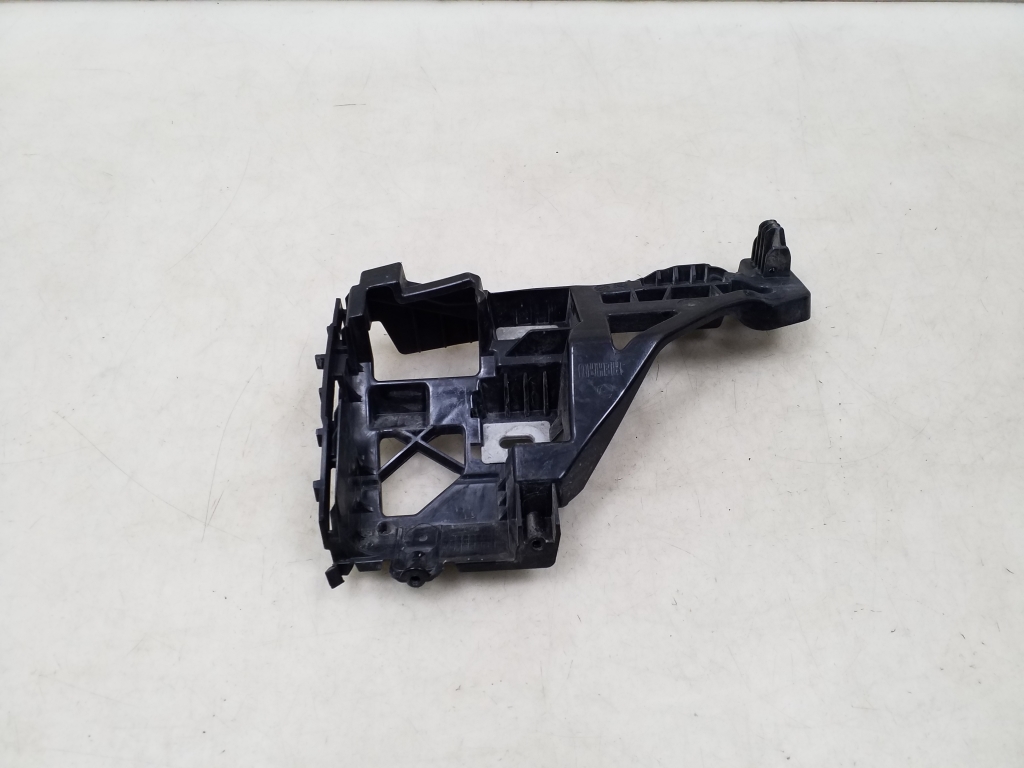 Naudotas Mercedes Benz E-Class Galinio bamperio laikiklis A2138851665