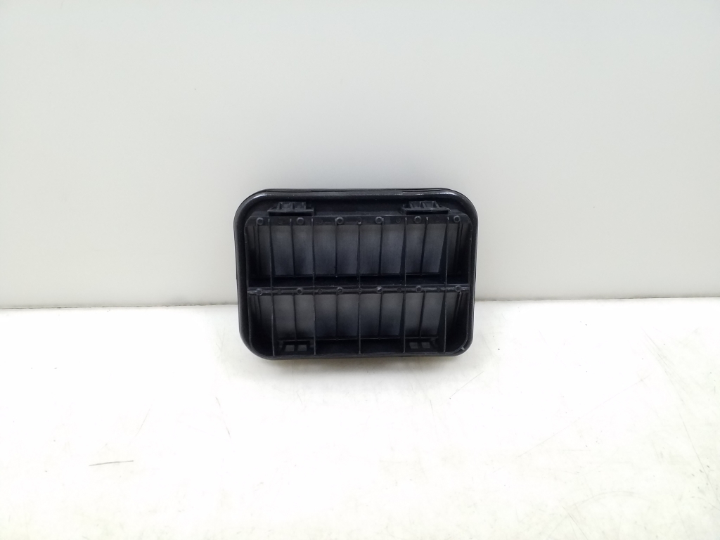 Used Mercedes Benz Vito Rear wing ventilation grille A2038300142