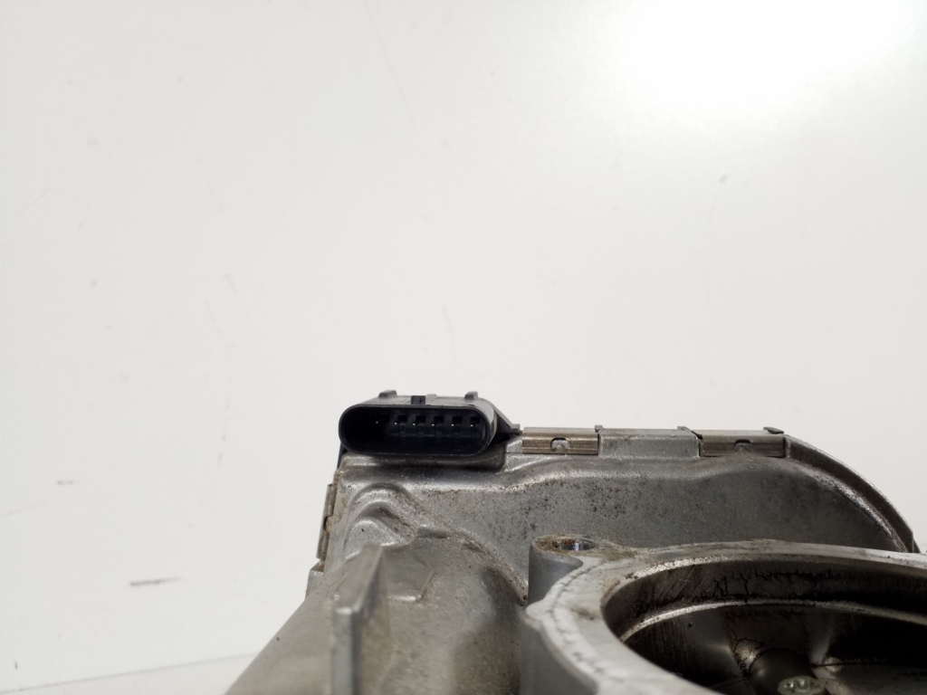 Used Mercedes Benz C-Class Accelerator valve A2701410025