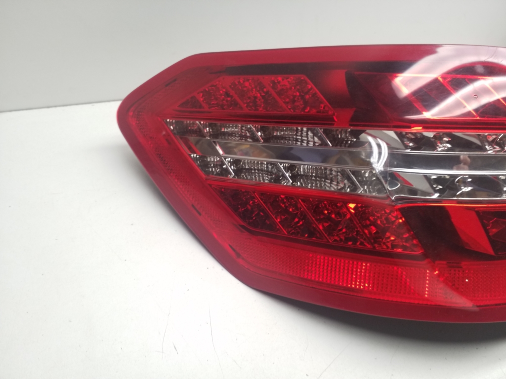 Used Mercedes Benz E-Class Rear corner lamp A2129060558
