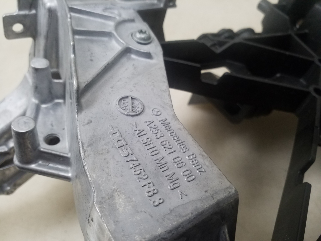 Used Mercedes Benz E-Class Other detail of the front frame A2536210600