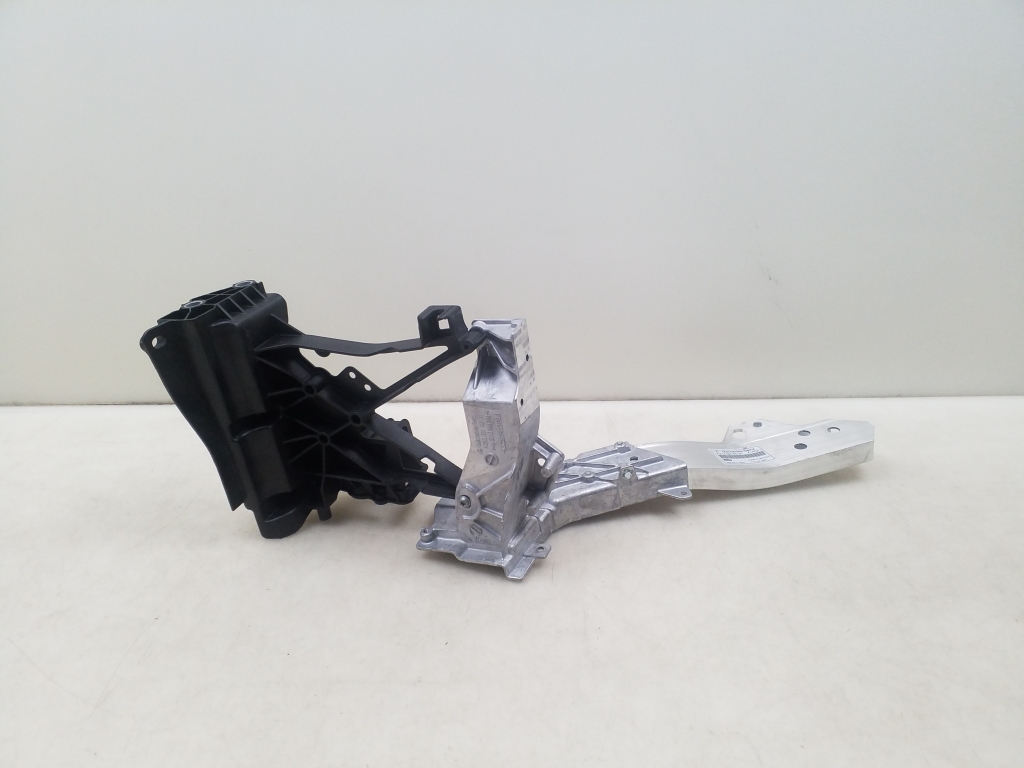 Used Mercedes Benz E-Class Other detail of the front frame A2536210600