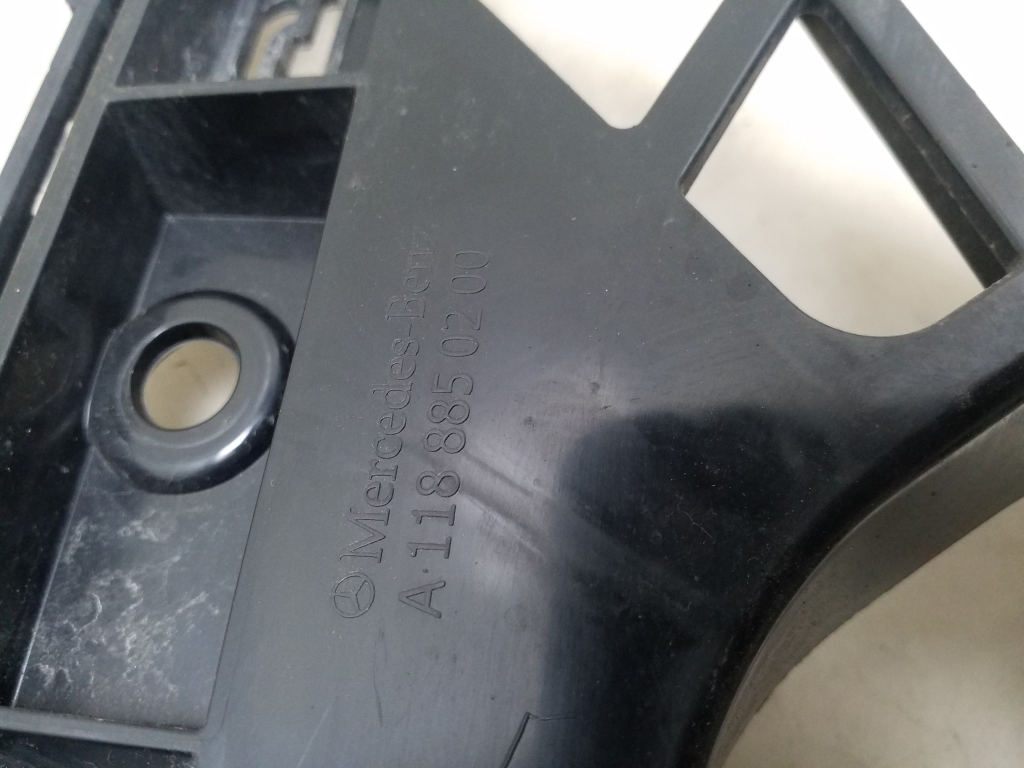 Used Mercedes Benz CLA-Class Rear bumper bracket A1188850200