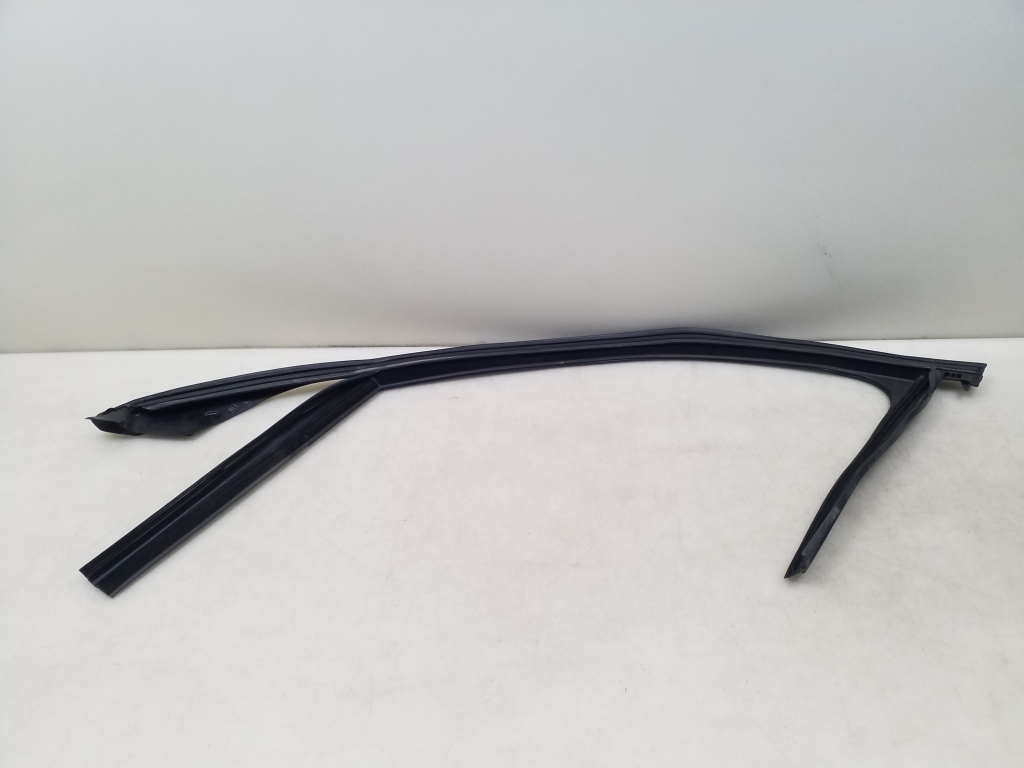 Used Mercedes Benz E-Class Other detail of the front door A2137252700