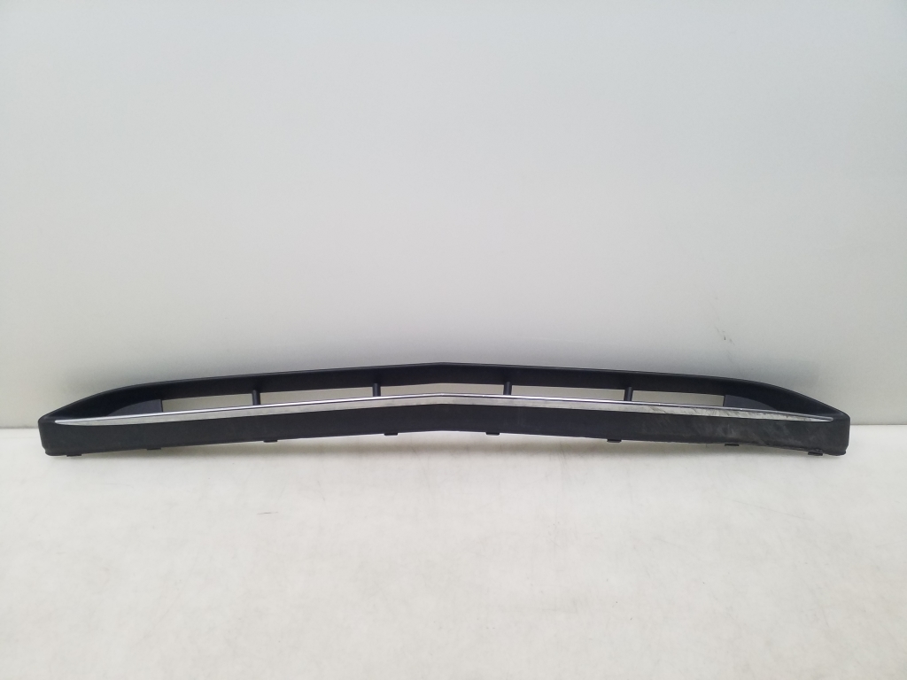 Used Mercedes Benz E-Class Front bumper lower grille A2138850100