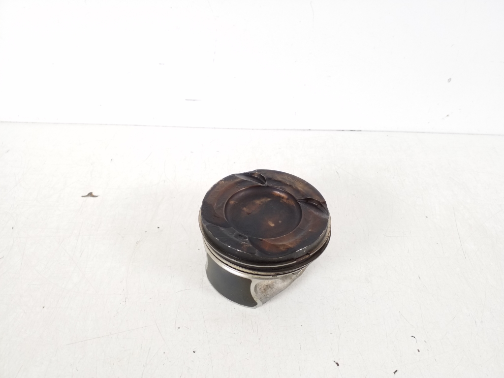 Used Mercedes Benz E-Class Piston and its parts